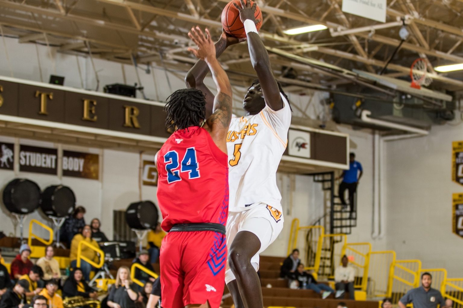 Broncbusters split double header with Hutchinson – Western Kansas News