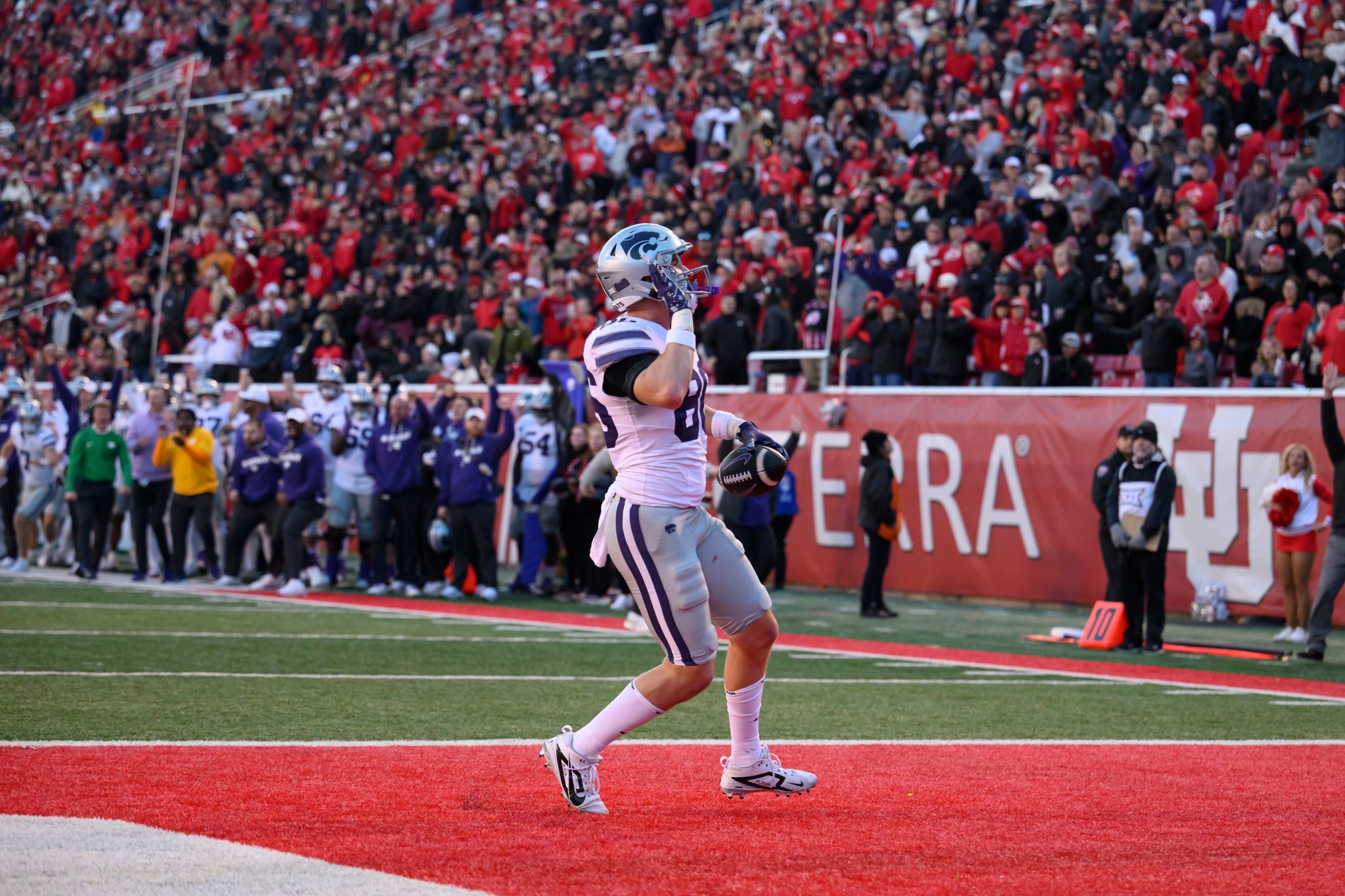 Devon Dampier leads No. 13 Utah’s rally for wild 51-47 win over Kansas ...